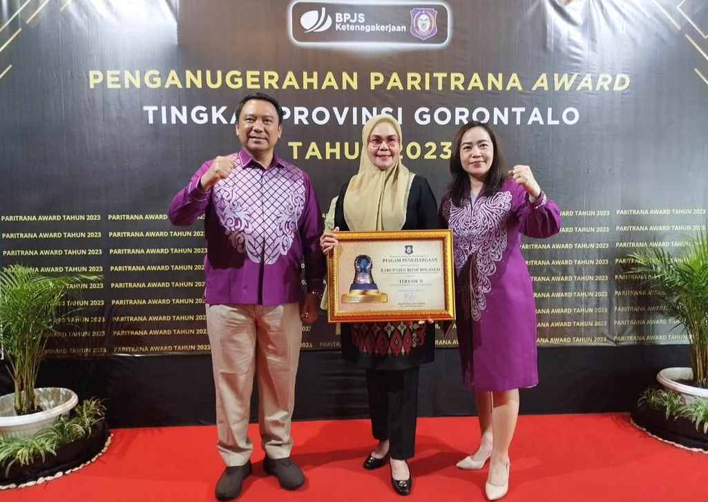 Terbaik II Paritrana Award 2023, Bupati Merlan Ingin Seluruh Pekerja di Bone Bolango Terlindungi ...